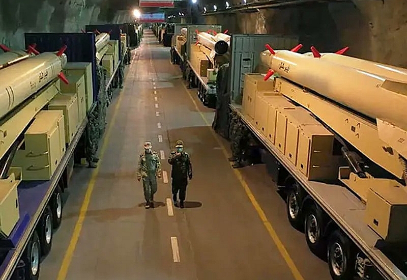 Iran predstavio novu balističku raketu dometa do 1.200 kilometara – Simptom
